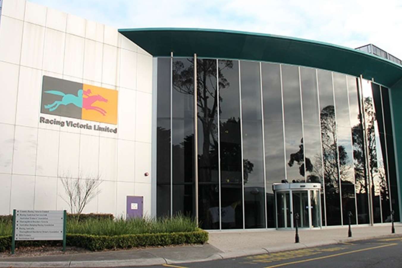 Giles Thompson appointed Chief Executive