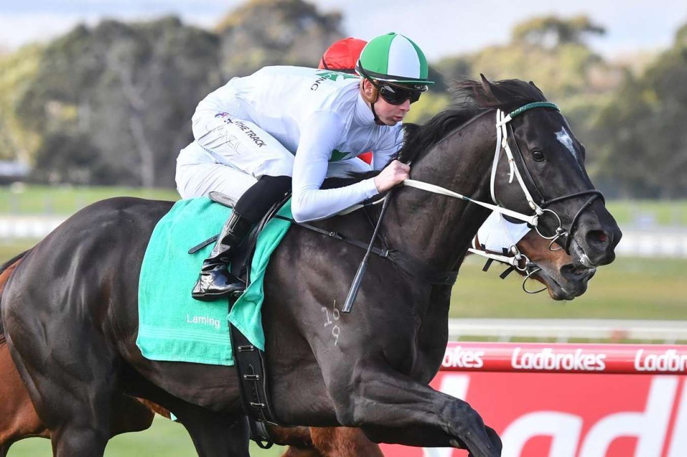 Bank Maur 'wound-up' to catch Memsie rivals napping