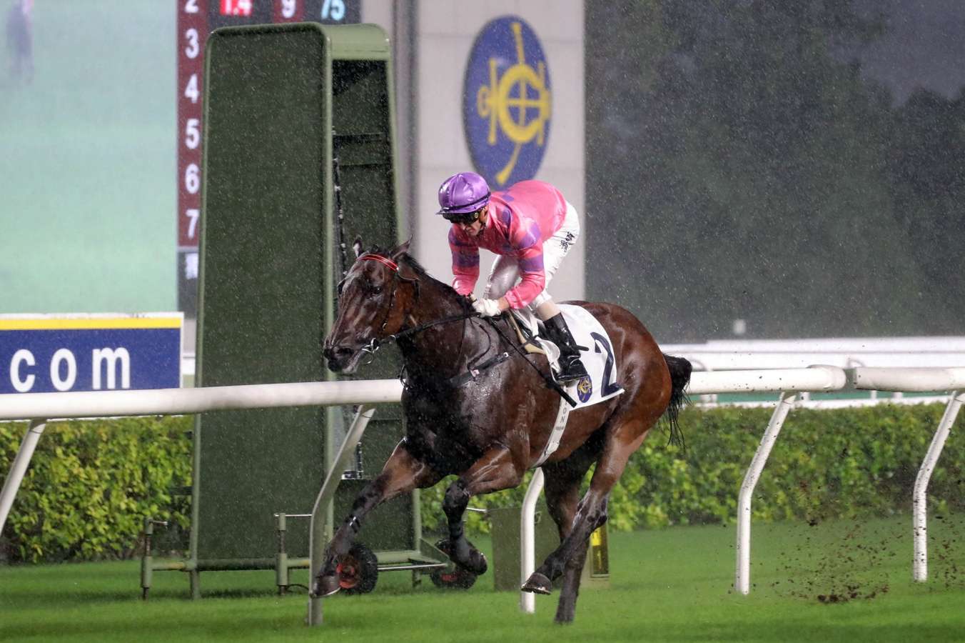 Francis Lui claims Hong Kong trainers' championship lead with double