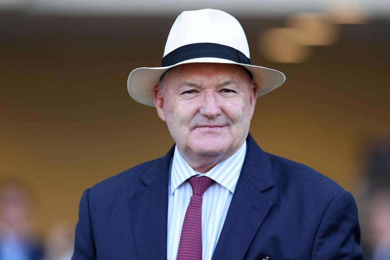 Blinkers on Star Mac in Hong Kong Classic Cup