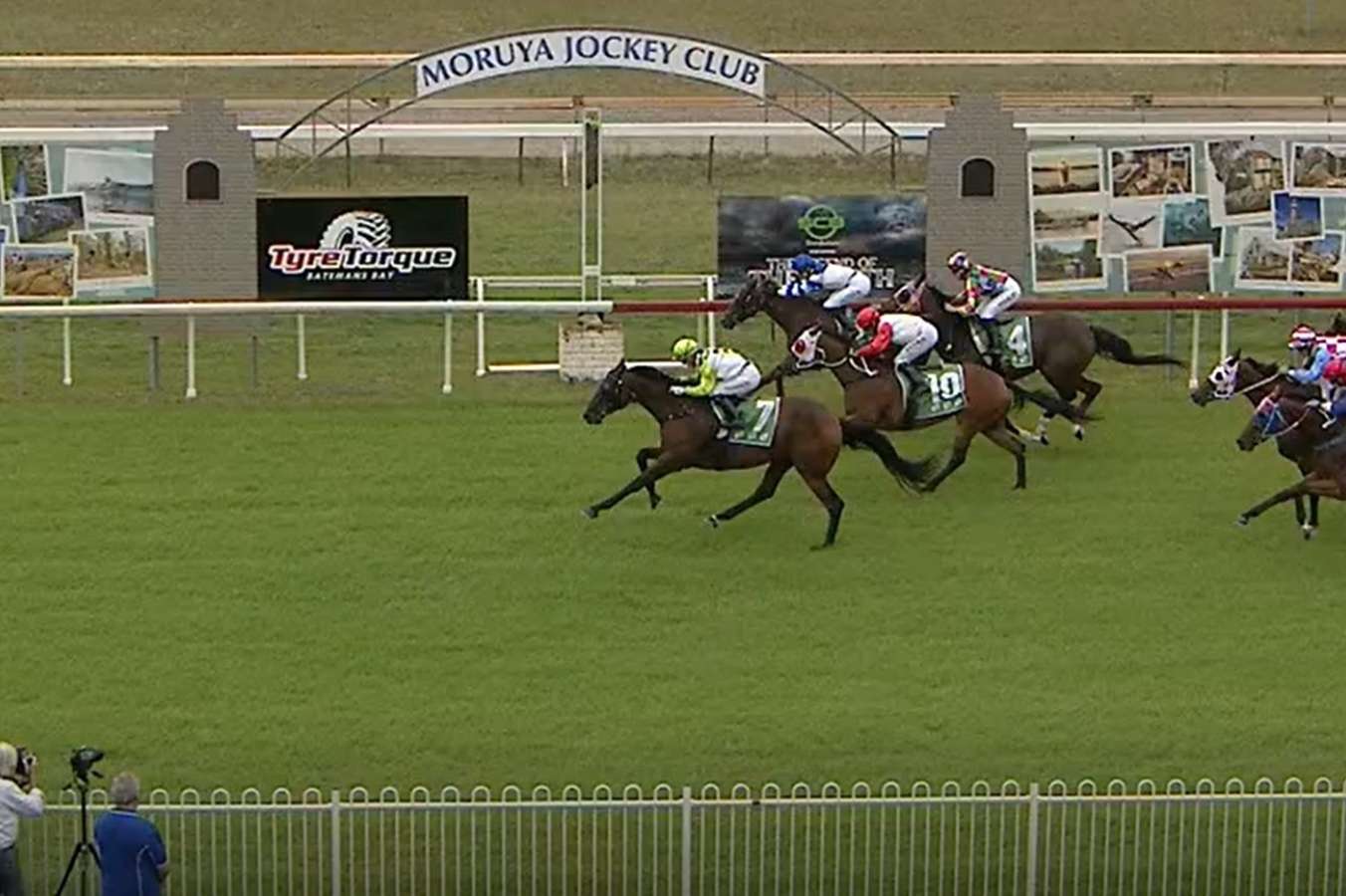 Eight-year-old gelding breaks maiden for 80-year-old trainer