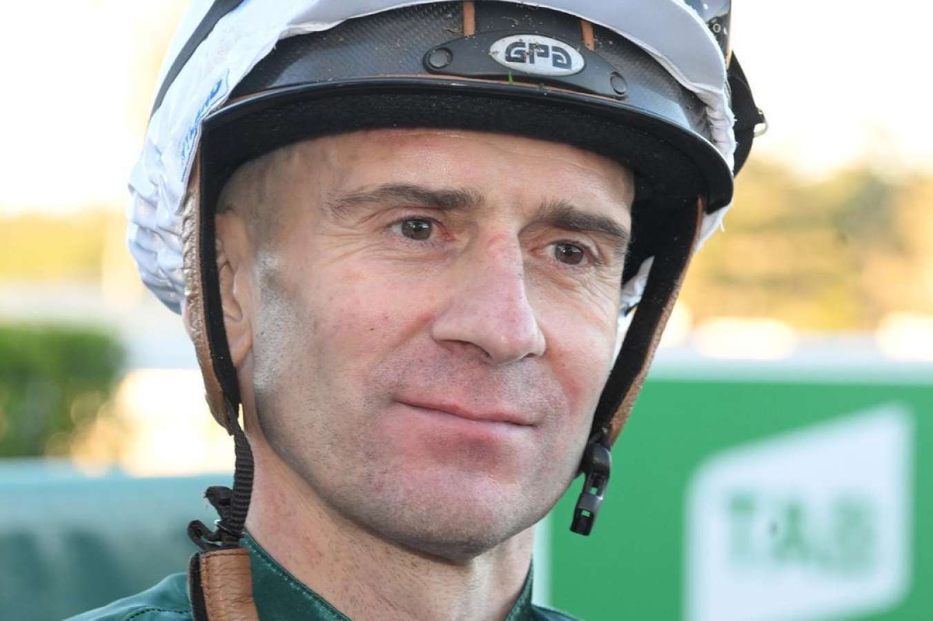 Jockey Vlad Duric escapes serious injury at Sunshine Coast