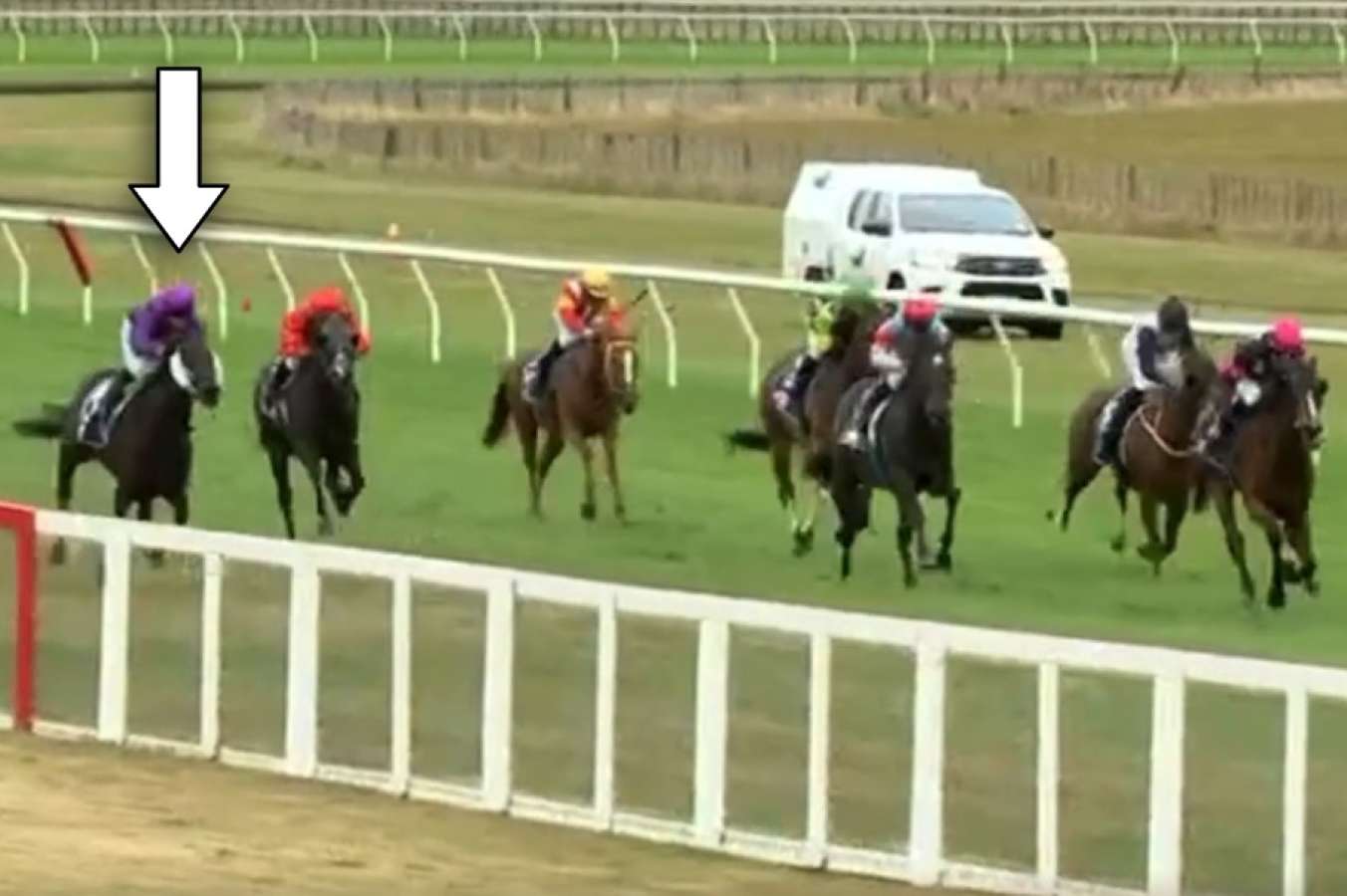 'Fast strip' sees maiden turn around shocking form to bolt in