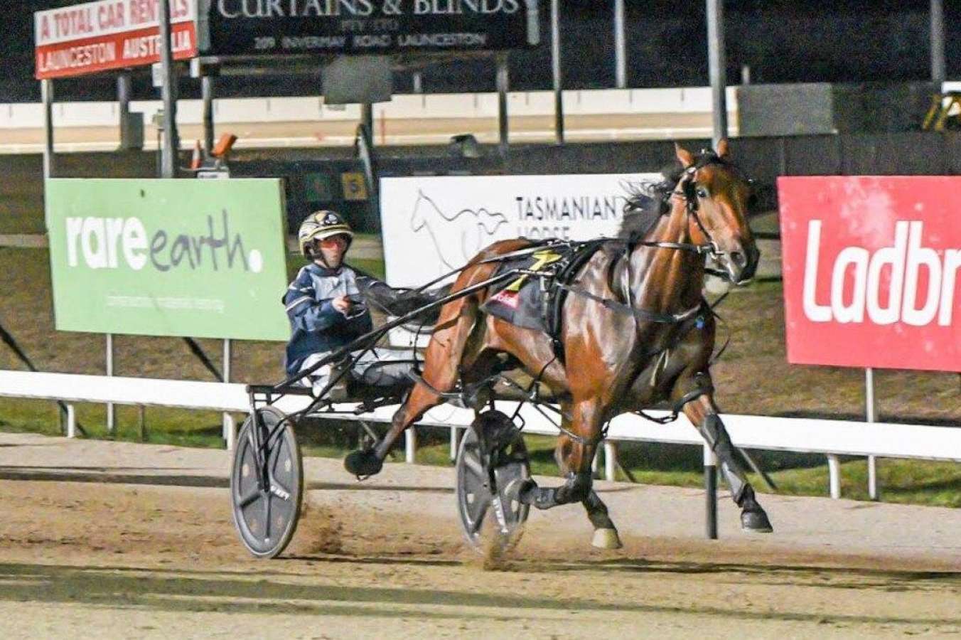 Emma Stewart and Mark Pitt enjoy record breaking night at Launceston