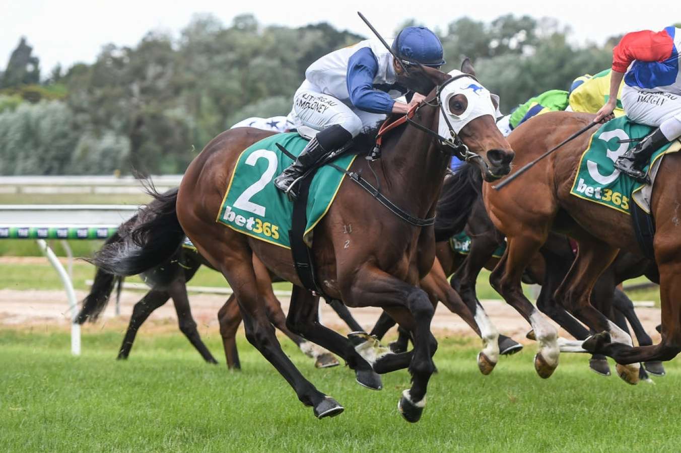 Midterm chasing Zipping Classic success