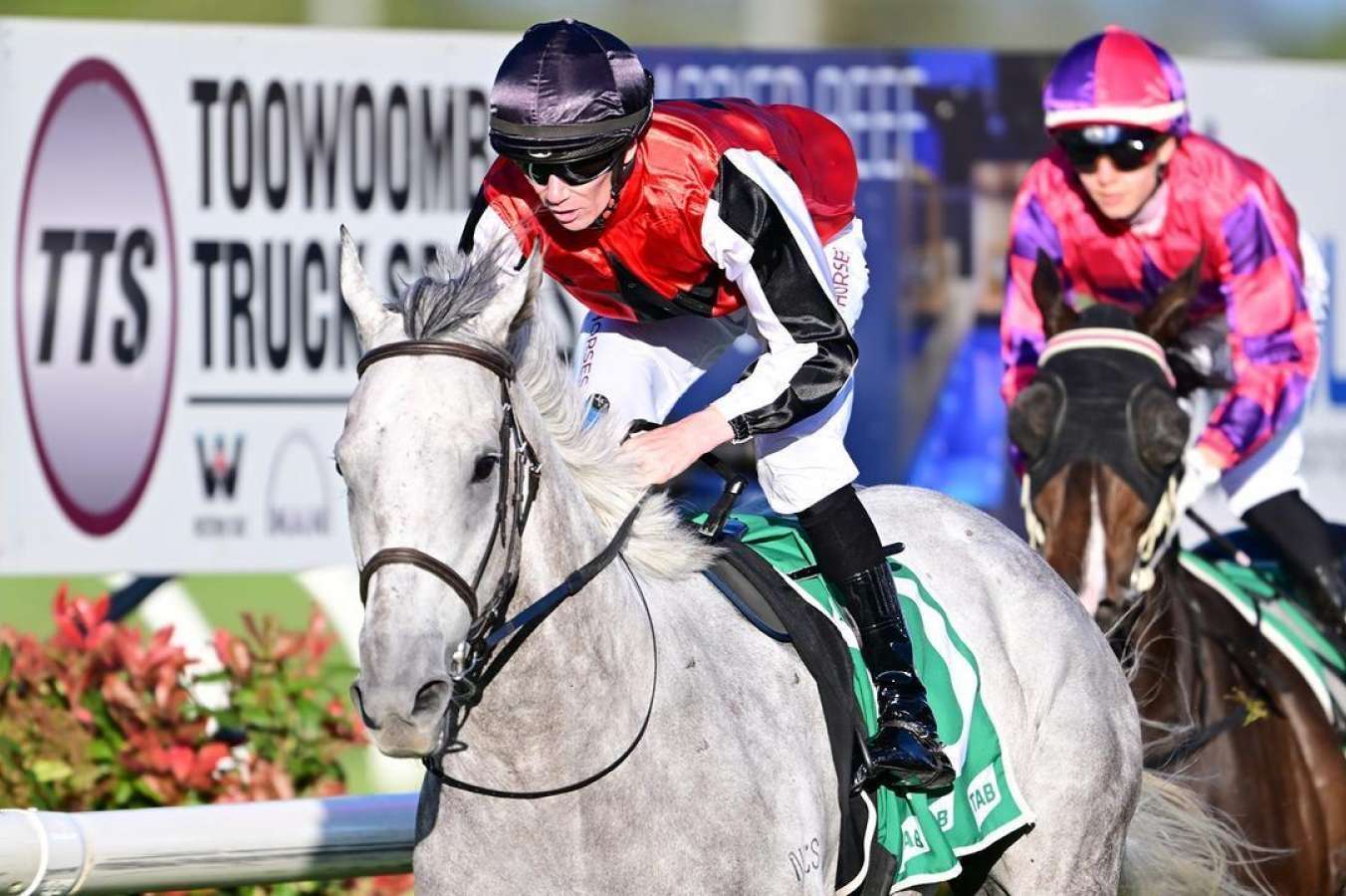 Munce upsets hometown hopes in Toowoomba Cup