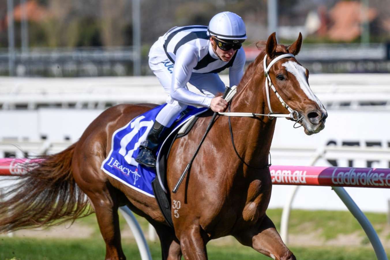 WATCH: Pippie posts sizzling win