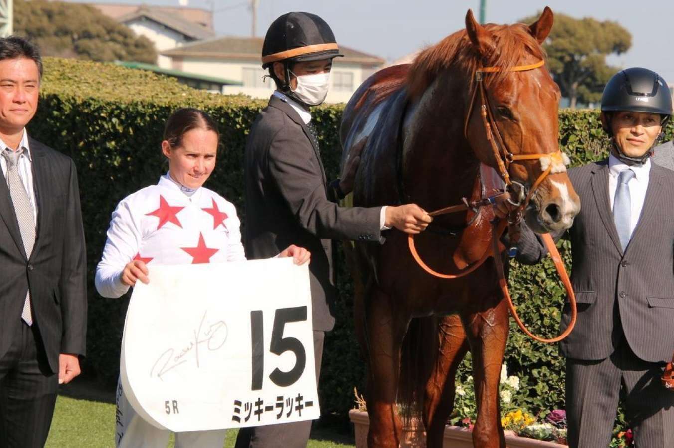 Rachel King lands first winner in Japan in thrilling finish