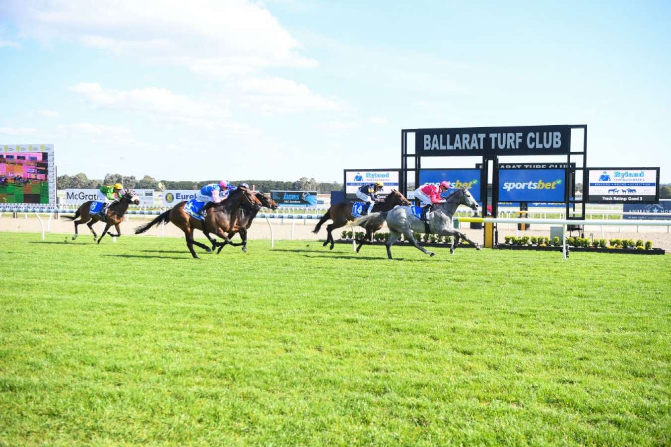 Best bets and expert tips for Ballarat races Thursday