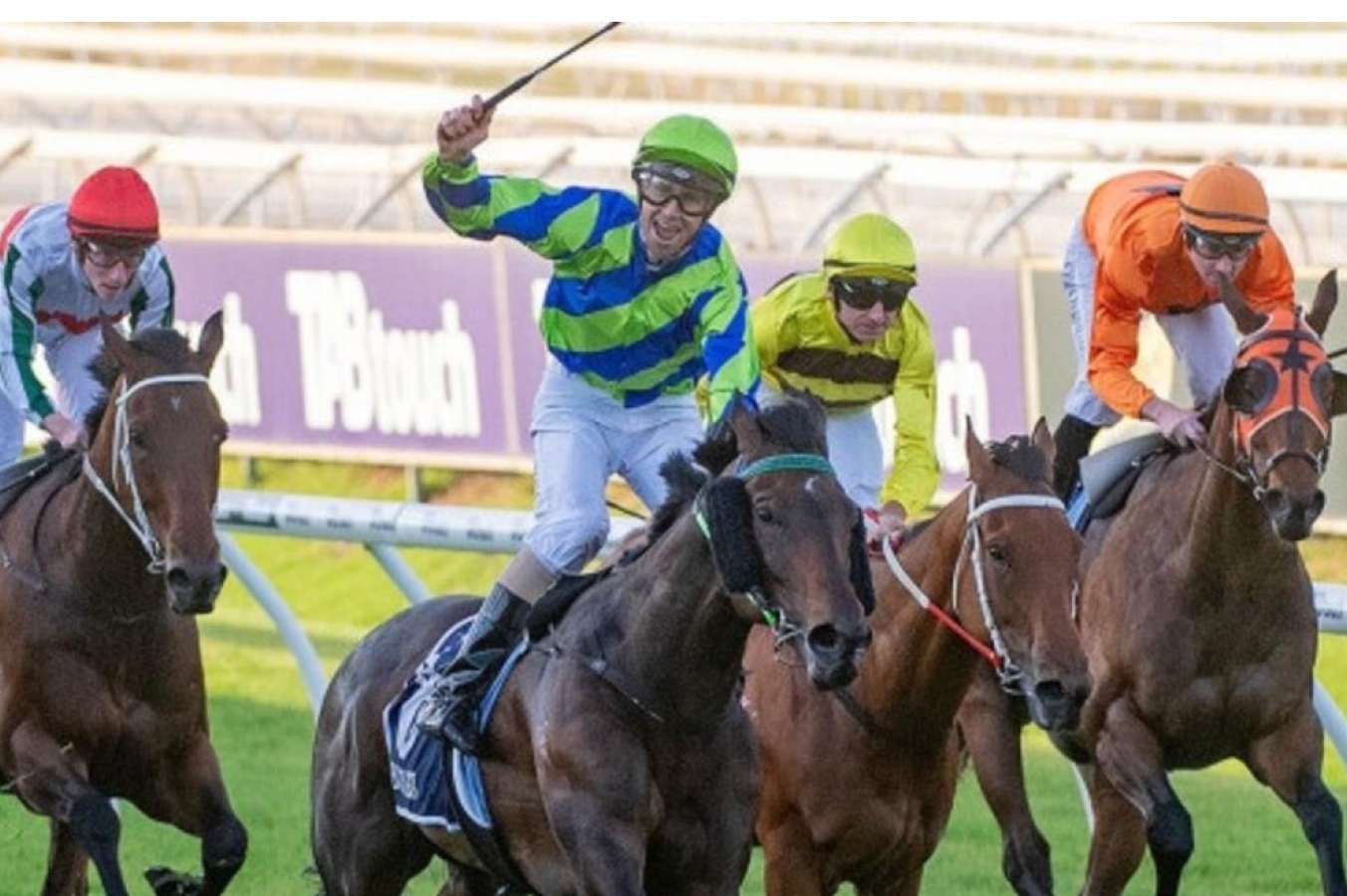 Bustler wins Railway Stakes for Parnhams